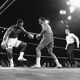 Foreman-Frazier, un match a senso unico entrato nella storia - Il Sole ...