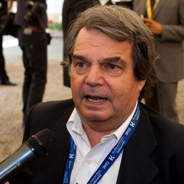 Legittimo impedimento, Pdl sugli scudi. Brunetta: giudizio politico ...