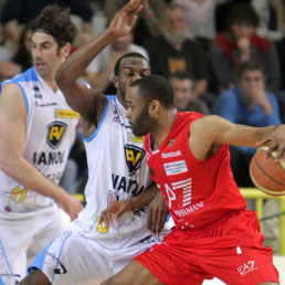 Milano va k.o. a Cremona; Venezia e Sassari nel gruppo delle seconde ...